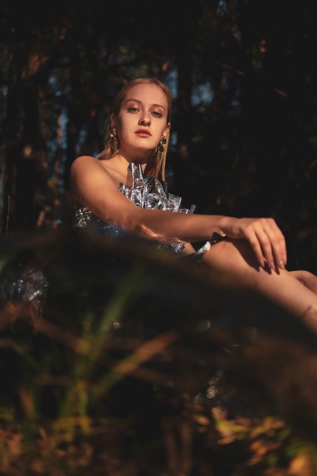 Metallic Clothes: How To Wear And What To Combine With - Hackshion